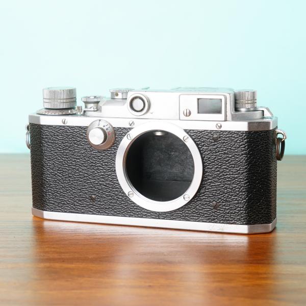【完動品】Canon II D型 ボディ 35mm レンジファインダーカメラ ライカL39マウント キヤノン 名機 変倍ファインダー搭載1952年発売。1/8秒以下のスローシャッターを搭載した実力派モデル。3段変倍式ファインダーにより、確実...
