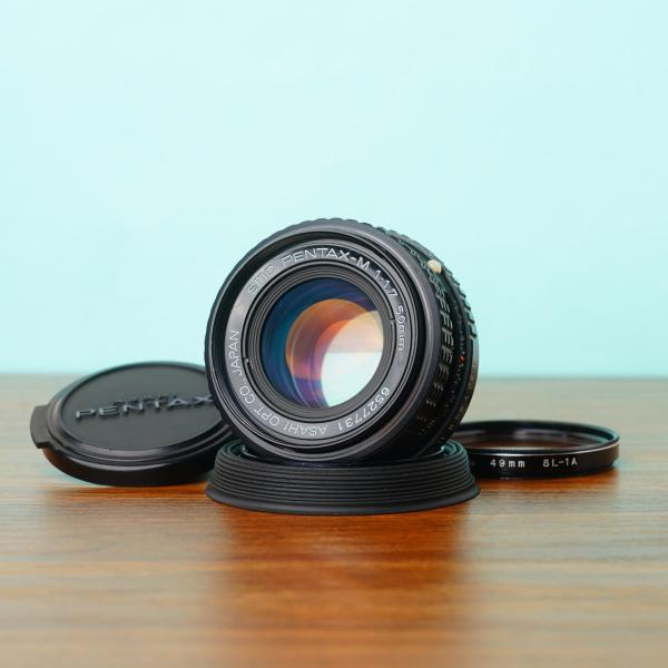 ＊商品に興味を持っていただきありがとうございます＊-----------------------------ノスタルジックな色味でふんわりとした柔らかなボケ感が素敵です。青色と紫色の二色に輝く美しいコーティングにより発色がよく、逆光耐性も向...