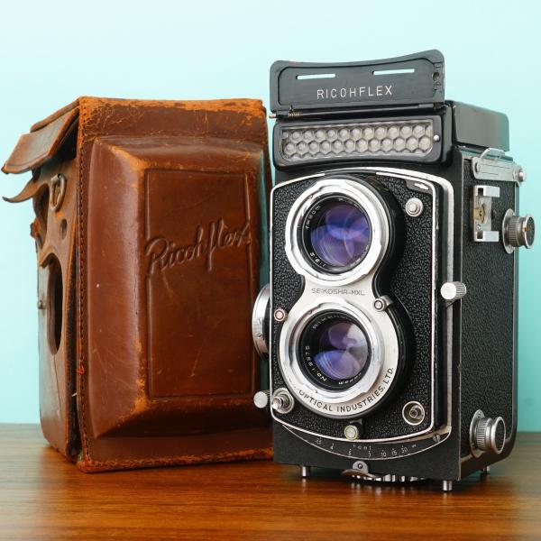 ＊商品に興味を持っていただきありがとうございます＊1957年発売。リコーの二眼レフの中でも、露出計を搭載した特別な上級モデル「RICOHFLEX ダイヤL」です。テイクレンズには、オールドレンズファンに根強い人気を誇る**「富岡光学製 RI...