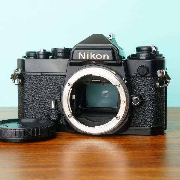 【完動/良品】Nikon FE ブラックボディ 動作確認済 露出計OK 精度良好 モルト交換済 内部クリア ボディキャップ付 シンプルニコン 人気の黒 #NFE_BKニコンの絞り優先AE機「FE」ブラックモデル。シャッター全速、露出計（オー...