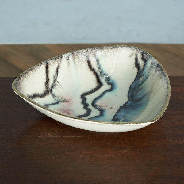 サイズ（単位mm）：- 幅 255 奥行き 255 高さ 60主な素材：- 陶器ブランド：シューリッヒ Scheurichデザイナー：-年代：-コンディション：★★★★ 目立った傷や汚れなし