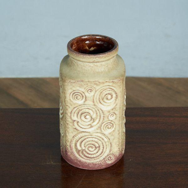 サイズ（単位mm）：- 幅 110 奥行き 110 高さ 205主な素材：- 陶器ブランド：シューリッヒ Scheurichデザイナー：-年代：-コンディション：★★★★ 目立った傷や汚れなし