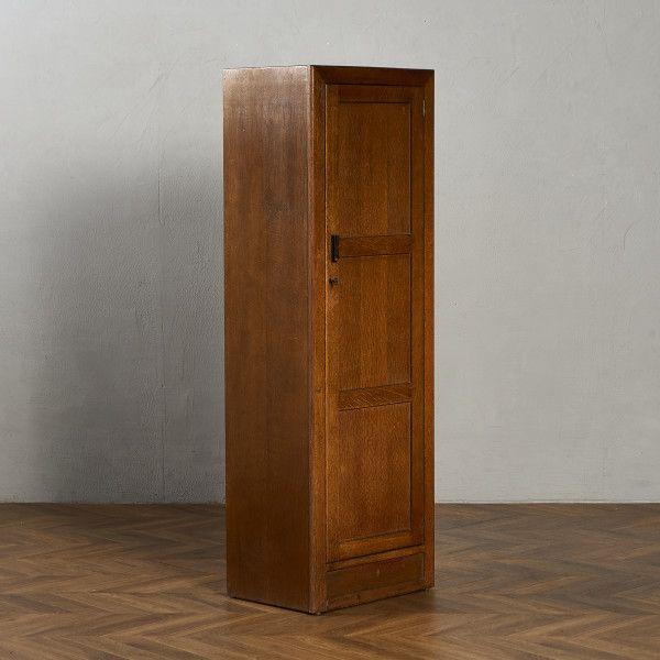 サイズ（単位mm）：- 幅 580 奥行き 400 高さ 1730主な素材：- オークブランド：-デザイナー：-年代：-コンディション：★★★★ 目立った傷や汚れなし