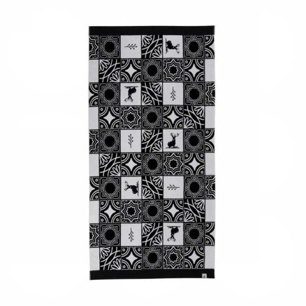 なめらかな触り心地と耐久性を持ち合わせたジャガードタオル。フィールドやビーチ、テントのインナーマットやラグとして。大判だから体をすっぽりと包み込んでくれる。コットン100％なので汚れたら洗濯機で丸洗いOK！「モロッカン柄」は、モロッコの建築...