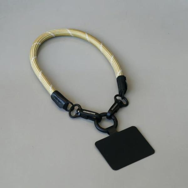 使い方はあなた次第。loopsはあらゆる可能性を広げる『マルチパーパスストラップ』です。普段使用しているスマートフォン、ハンマー、LEDランタンなどに装着して『ハンドストラップ』として使うのはもちろんのこと、登山やスノーボードなどでの落下防...