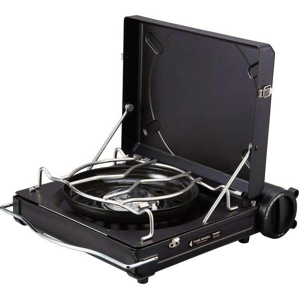 【特徴】デザイン性に優れた、アウトドアでも使用できるストーブ。トップカバーと風防リングで風に強い設計。282個の炎口からの力強い炎が調理をサポートします。家族や仲間とのキャンプにも手軽に使え、大活躍してくれます。精悍なデザインも必見！【仕様...