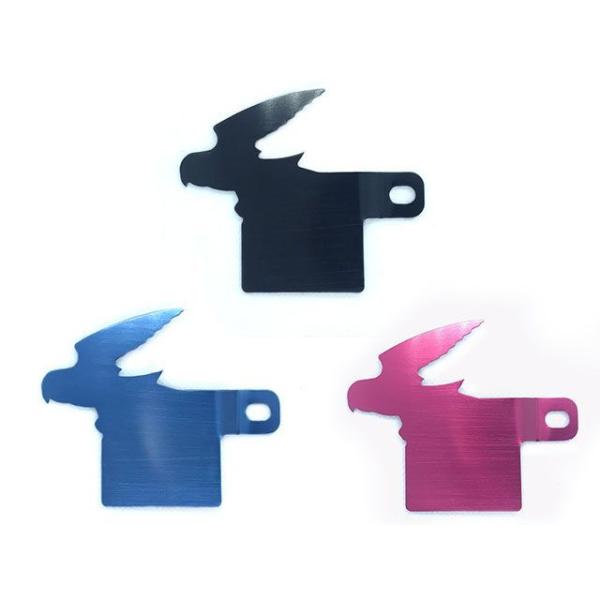 ●メーカー名：Wee！HuB(ウィーハブ)●商品名：自賠責ステッカーデザインプレート ハヤブサ●カラー：黒メーカー品番：H-B-Z-004汎用 アルミ材（A5052）表面処理：アルマイト処理縦×横×厚み（mm）※最大値69.8×86.5×2...