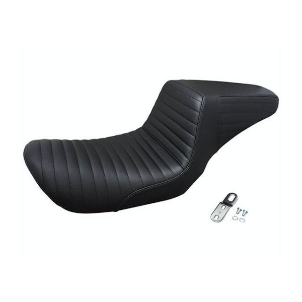 ●メーカー名：ラペラ / LePera●商品名：キックフリップシート 横タックロール 04-05yダイナメーカー品番：・025447ダイナファミリー汎用 LF-591PTブラックシート表面：合成皮革シートベース：スチールシート×1カフェスタ...