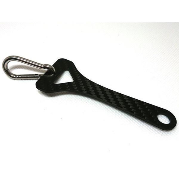 ●メーカー名：Fixe design(フィックスデザイン)●商品名：ヘルメットロック CFRP アシストプレートメーカー品番：FDHLAST001JANコード：4580720140461綾織／マット100mm×40mm、t：2mmSUSカラ...