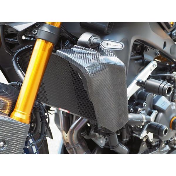 ●メーカー名：マジカルレーシング / Magical Racing●商品名：ラジエターシュラウド●材質 平織カーボン製メーカー品番：001-MT0924-250CMT-09純正ウインカーを使用※画像はイメージです。