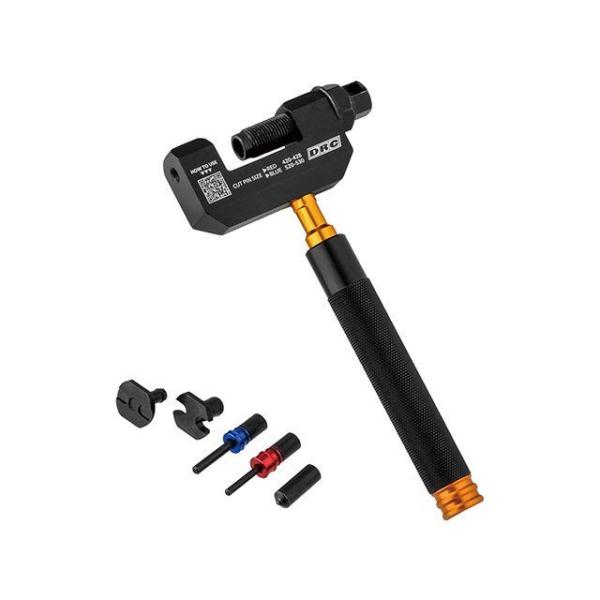 ●メーカー名：ディーアールシー / DRC●商品名：チェーンツール PRO 420-530（ゴールド）メーカー品番：D9005JANコード：4547836570964カラー：ゴールドこれ一台で3つのチェーン交換作業が可能チェーンのカット、プ...