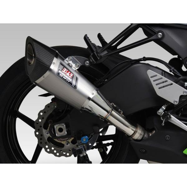 ●メーカー名：ヨシムラ / YOSHIMURA(ヨシムラジャパン)●商品名：Slip-On R-11 サイクロン 1エンド EXPORT SPEC 政府認証●サイレンサー：ST（チタンカバー）メーカー品番：110-264-5E80JANコー...