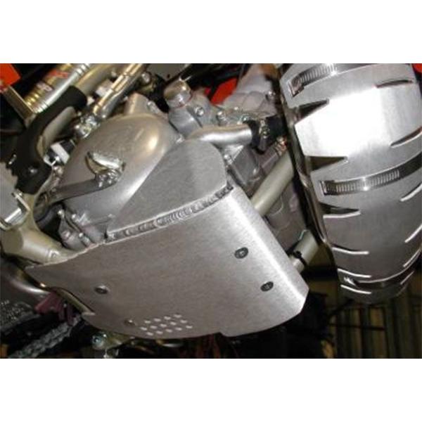 ●メーカー名：フラットランドレーシング / FLATLAND RACING●商品名：FLR スキッドプレート KTMメーカー品番：・24-18その他のモデルアルミ製・取付用ボルト付アルミスキッドプレート・・・エンジン本体への打撃損傷を防ぐた...