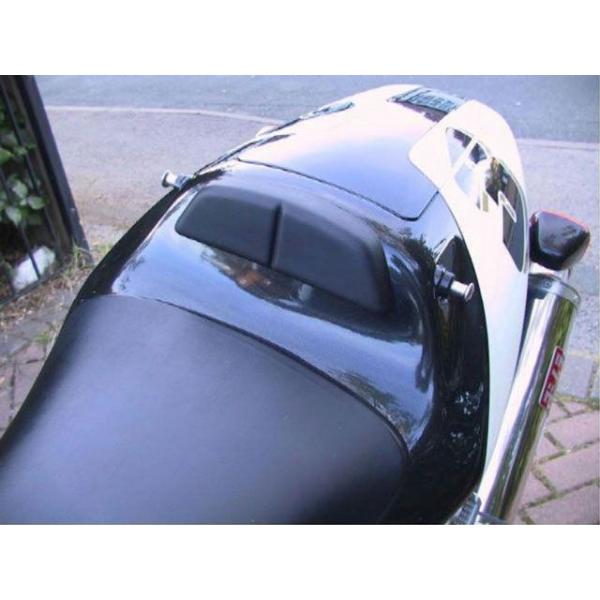 ●メーカー名：ピラミッドプラスチック / PYRAMID PLASTICS(ピラミッド プラスチック)●商品名：Honda VTR 1000 SP1 Seat Pad Black 2000＞2001 ｜ 11010メーカー品番：pyr_11...