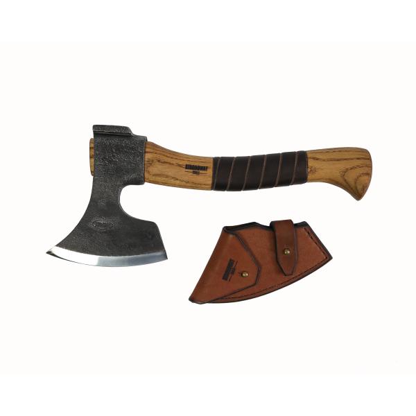 カービング用スモールアックス。この斧は彫刻に最適で、小さな作業に使用できます。たとえば、ボウル、スプーン、ククサなどを作成するために使用できます。小さな斧にはハンマーが付いています。斧頭は、手作業で鍛造／硬化された 52100 鋼でできてい...