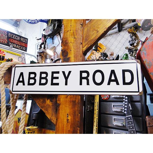 ビートルズのおかげで世界一有名になったあの横断歩道、アビイロードのストリートサインです。この手の看板はいくつか見かけたことがありますが、今回のはヘヴィースチール製というワンランク上の仕上げで作られた1枚なんです。ビートルズと一言も書かずにビ...