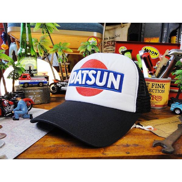 旧車好きにはおなじみのダットサンからオフィシャルライセンスプロダクツがリリースされてるって情報をキャッチしてさっそくゲットしてきました。いつもはアメリカフリークなキャンディタワーですが実はムーンアイズのストリーカーナショナルズなんかでダット...