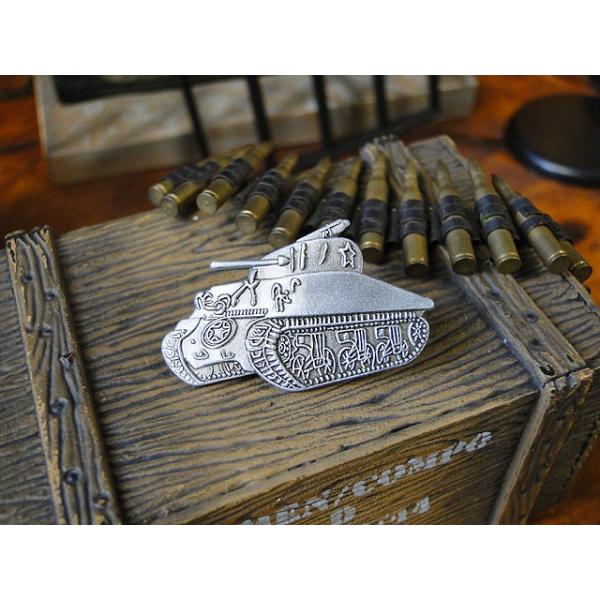 アメリカのミリタリー系メーカーで見つけたとっておきのピンズ達がコレ！いやーこんなのが用意されてるなんて、さすがアメリカ！こういうのって日本でほとんど見かけることがないでしょ！アメリカでもミリタリー系の専門ショップじゃないと見かけないようなラ...