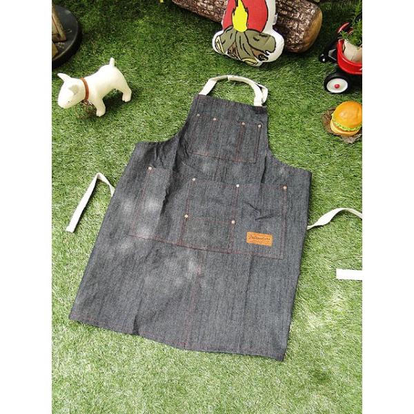 週末にガレージで作業したり、河原でバーベキューしたりなんて時に、気がついたら服が汚れてたなんてことありますよね！そんな時にぜひ使いたいのがこのダルトンのデニム製のワークエプロン。エプロンってどうしても女性向けのデザインが多いですが、男が格好...