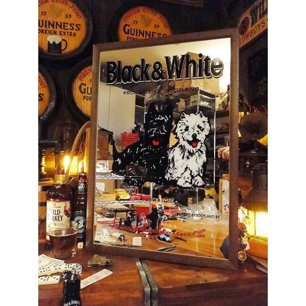 外国のバーを訪れると目にするリカーブランドのパブミラーで、お店を本気でディスプレイする時に飾られるビッグサイズバージョンを見つけてきました。こういうアイテムがあるのは、さすがパブの本場イングランドだけあります。パブミラーというアイテム自体が...