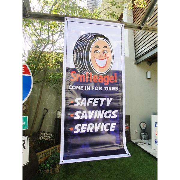 旧車好きならこのデザインは惹かれるでしょ！ヨコハマタイヤのスマイレッジがデザインされたビッグサイズバナーです。画像で伝わるかなーこの大きさが！縦1mオーバーのデカイヤツなんです。お店の壁とかをバーンと飾る・・・・そんなヤツだね！このスマイレ...