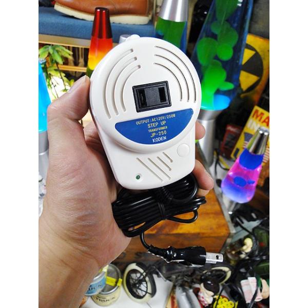 アメリカの電化製品を日本で使う際、向こうは120Vで日本は100Vのため、使ってみると、電気が点くのは点くけど、あともう一押し電力が足りない、もしくは全く使用できないってことありますよね！そんな時にコレを使えばOK！コンセントから来てる日本...