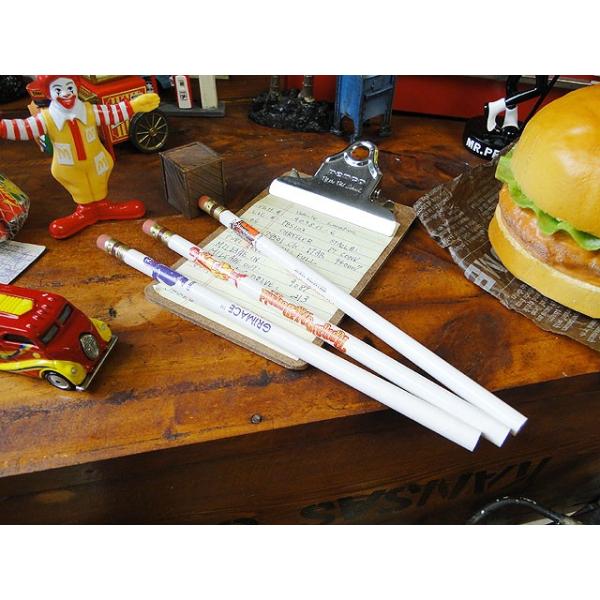 鉛筆なんてしばらく握ってないのに、コレが欲しくなるってところが、まさにマクドナルドグッズの魅力！ロナルド、グリマス、ハンバーグラーがデザインされたレトロな鉛筆のデッドストック物。アメリカのアンティークショップを巡ると、この手のヤツに出会いそ...