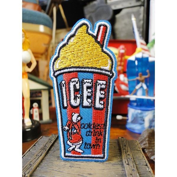 アメリカ人なら誰でも知ってるフローズンドリンク、アイシー(ICEE）のオフィシャルワッペンです。昔、日本でもこれをやってるところがって、40〜50代の昭和世代なら「うわ、懐かし！」ってなる人も少なくないのでは！アメリカでは今でもド定番、誕生...