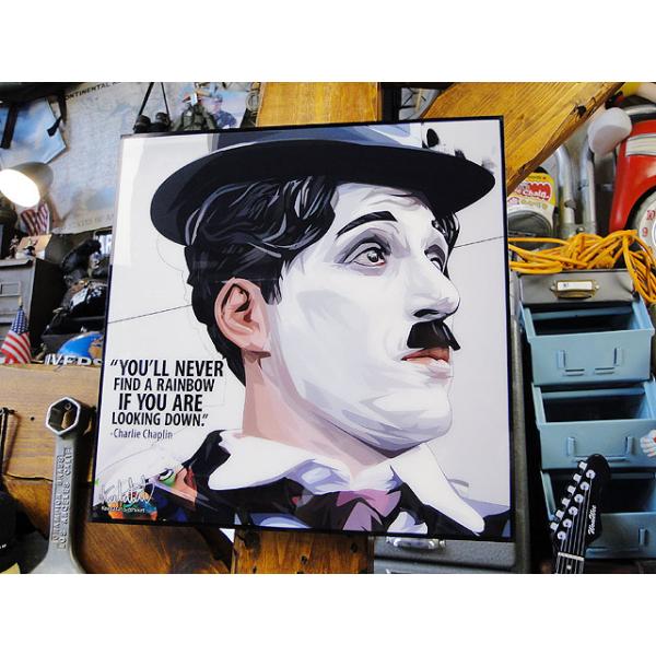 この人の映画を観たことなくてもその名前は知ってる・・・・それくらい世界中から愛された喜劇王 チャーリー・チャップリンをヨーロッパで人気のアーティストが描くとこうなりました。とらえる角度と言い 表情と言い チャップリンをポップアートとして表現...