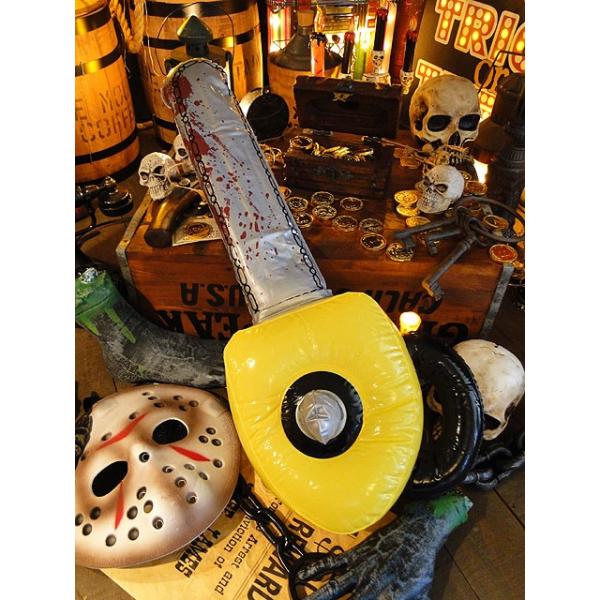 今や変装してハロウィンパーティーに出かけたり、テーマパークのハロウィンイベントに参加するってのは珍しくなくなりました。で、そんな時に必須なのがゾンビの衣装と武器。怖い格好まではできたけど、やっぱり手にはそれらしい凶器があってこそ完成だもんね...