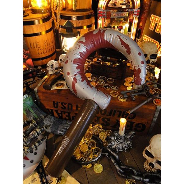 今や変装してハロウィンパーティーに出かけたり、テーマパークのハロウィンイベントに参加するってのは珍しくなくなりました。で、そんな時に必須なのがゾンビの衣装と武器。怖い格好まではできたけど、やっぱり手にはそれらしい凶器があってこそ完成だもんね...