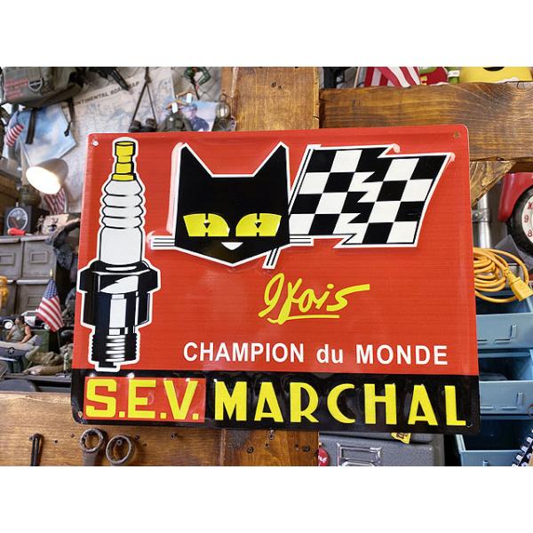 おなじみのネコのマークが今みても傑作だね！ノーマルのヘッドライトがまだ暗かった時代「マーシャルのヘッドライトと交換するのが格好良かったなー」なんて懐かしく思う人から人気の看板がこちら！ヘッドライトやスパークプラグを手がけたブランドマーシャル...