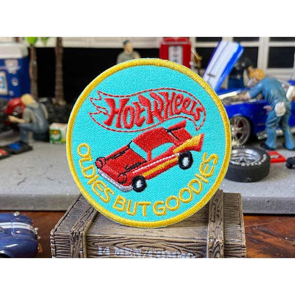 これまでにのべ60億台ものミニカーを製造し世界中の子供たちに愛されてきたミニカー界のナンバーワンブランドホットウィールのレトロなワッペンです。古き良きミニカーを思わせてくれるヘタウマな刺繍が良い味を出していてこのワッペンを貼り付けた瞬間から...