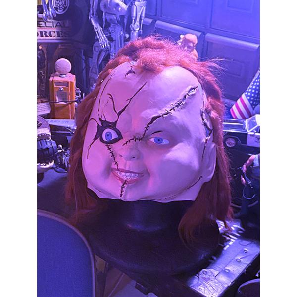 こっ こえーーーー映画「チャッキーの花嫁」からあのチャッキー様がラバーマスクになって登場です。チャッキーが好きすぎてついに自分自身をチャッキーに変身させちゃおうっていう…変態アイテム。あっと 失礼しました…変装アイテムです。近ごろは日本でも...