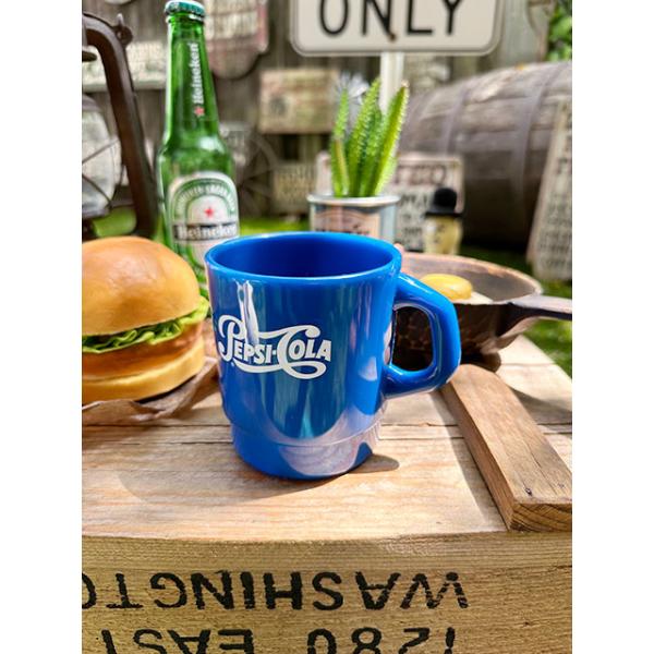 ソーダブランドが身近にあってこそボクらのアメリカ好きのシーンだ！コカ・コーラの永遠のライバルペプシのロゴがデザインされたスタッキングマグです。これねー　実はプラ製マグなんですよ！アメ雑好きにファンが多いあのファイヤーキングのマグをモチーフに...