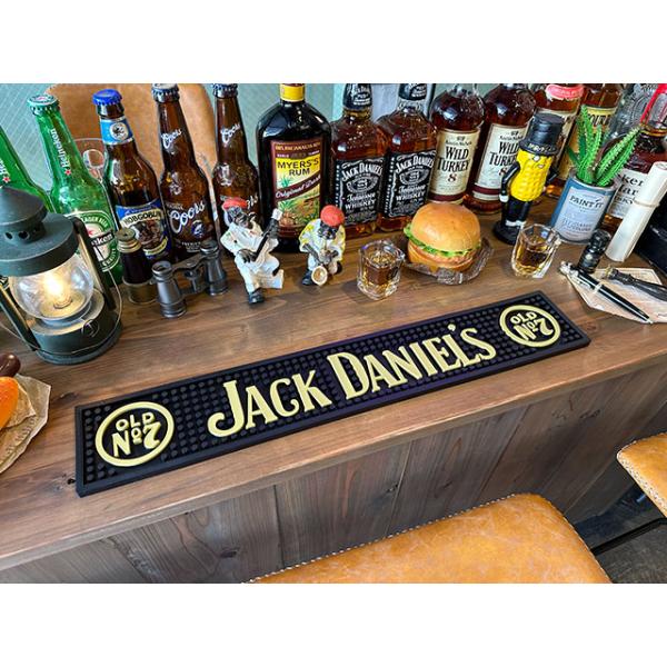 自宅にいながらにしてバーで飲んでる雰囲気をとことん味わう・・・・お酒好きならそんな想像一度はしたことあるのでは？そこでキャンディタワーが用意したのがこの海外のパブで実際に使われているバーマットです。通常はリカーブランドから、バーやパブに販促...