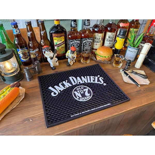 自宅にいながらにしてバーで飲んでる雰囲気をとことん味わう・・・・お酒好きならそんな想像一度はしたことあるのでは？そこでキャンディタワーが用意したのがこの海外のパブで実際に使われているバーマットです。通常はリカーブランドから、バーやパブに販促...