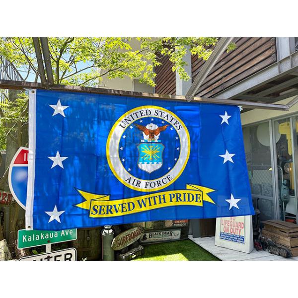 U.S.エアフォースファンのみなさん、お待たせしました！自分の部屋をエアフォースの司令部にしちゃう・・・・そんなアイテムがこちらU.S.エアフォースのビッグサイズフラッグです。本体はポリエステル製で留め部分にはリングが入った本格派タイプ！ア...