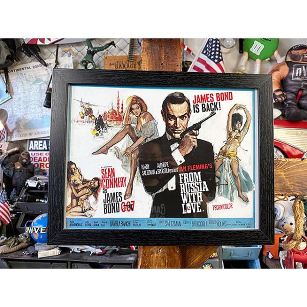 うわーこれは往年の007好きにはたまらないね！まさかのショーン・コネリーが描かれた007公式フレームアートです。まさかってのは、ショーン・コネリーのグッズなんてそうそう発売されることはないからって意味で！映画好きだと、当時のポスターの雰囲気...