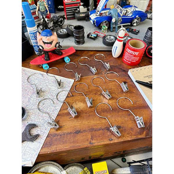 突っ張り棒とコレがあれば簡単にノレンや目隠しが作れる！昔から愛用してる人が多いハンガークリップ（リングクリップ）です。一度使ってみて、その便利さを知ると常に常備しておきたくなる便利アイテム！お気に入りの布や手ぬぐい、スカーフなどなど・・・・...