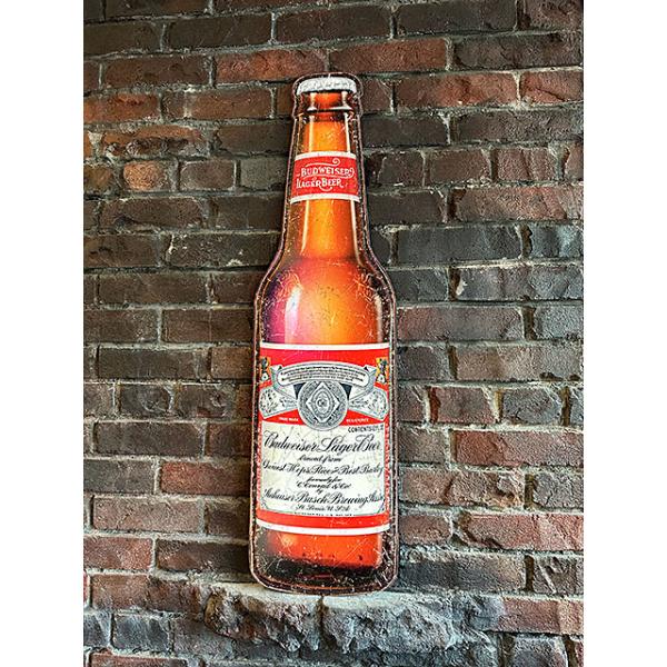 とうとう見つけちゃった！ストアディスプレイで使われるバドワイザーのビアボトル型をした特大サイズのブリキ看板です。15年くらい前だと、この手のショップ用看板がたまーに流通してたんですがこのところすっかりと姿を消していて見かけませんでした。見た...