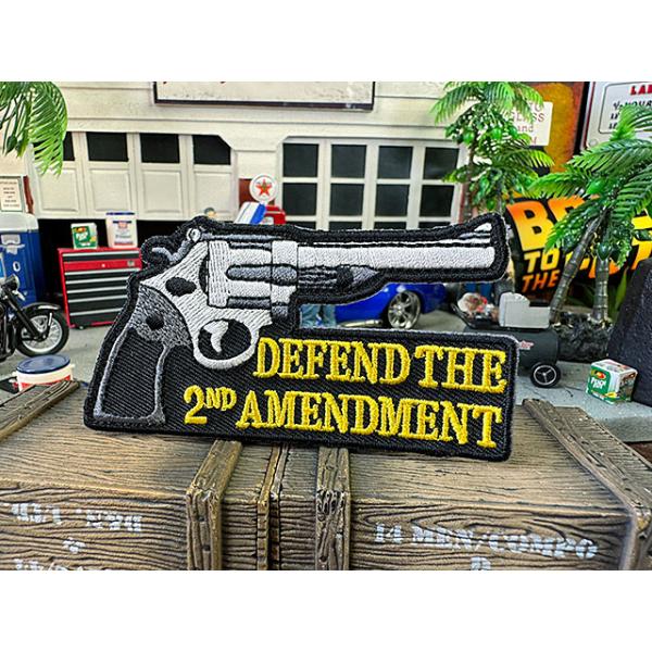 これを初めてアメリカで見つけた時は「さすがアメリカだな！」って思っちゃいましたよ！ガンメーカーの名銃をデザインした「ガンワッペン」です。こんなの日本じゃ発想すら出てこないでしょ？さすが銃社会があるアメリカって感じ！それに加えてこうやって製品...