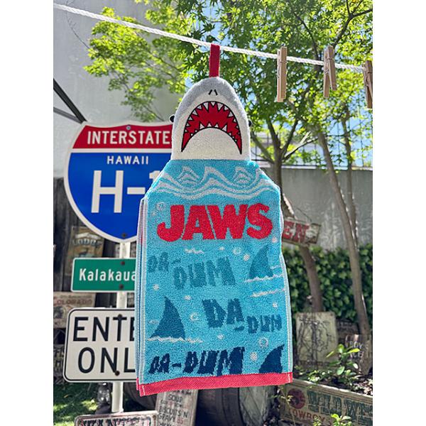 トイレのドアを開けたら、こんなのが出迎えてくれたらもうアトラクションじゃん！映画「ジョーズ」の傑作ポスターの「水面からジョーズが顔を飛び出す」シーンをドレスタオルにしたっていう・・・・ユニークなヤツ！何でも面白い物をチョイスしていくのがボク...