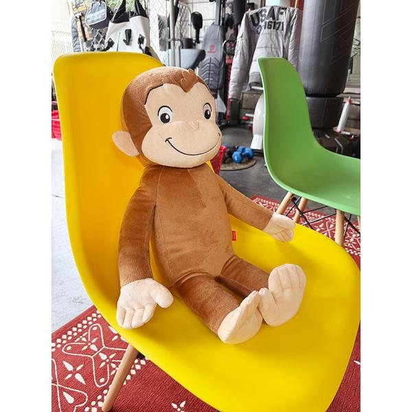 子供と一緒に観ててハマった人も少なくないんじゃない？「おさるのジョージ」のデッカイぬいぐるみを見つけてゲットしてきました！オフィシャルライセンスグッズなのにこの大きさでこのプライスとは驚き！こういうデカいぬいぐるみってたまーにUFOキャッチ...