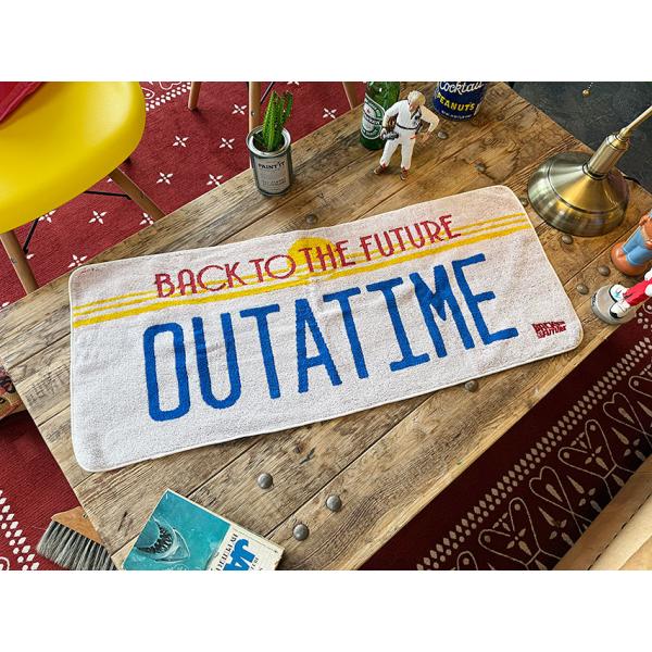 わざわざコレを用意する自分が自分で好き！映画「バック・トゥ・ザ・フューチャー」でデロリアンに付いていたナンバープレートをモチーフにしたオフィシャルタオルです。スポーツしたり アウトドアを楽しんだりで 汗を拭くときに普通のタオルじゃダメなのよ...