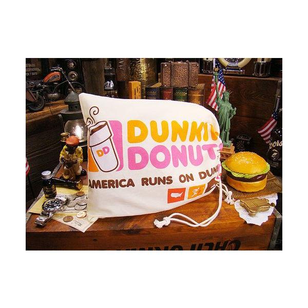 ポップテイスト満点のアメリカンカンパニーロゴが入ったキンチャク袋です。　これまで小さなサイズがリリースされて好評だったのを受けて、待望のLサイズがついにお目見えとなりました。　子供の頃に誰もが愛用してたキンチャク袋ですが、今になって使ってみ...