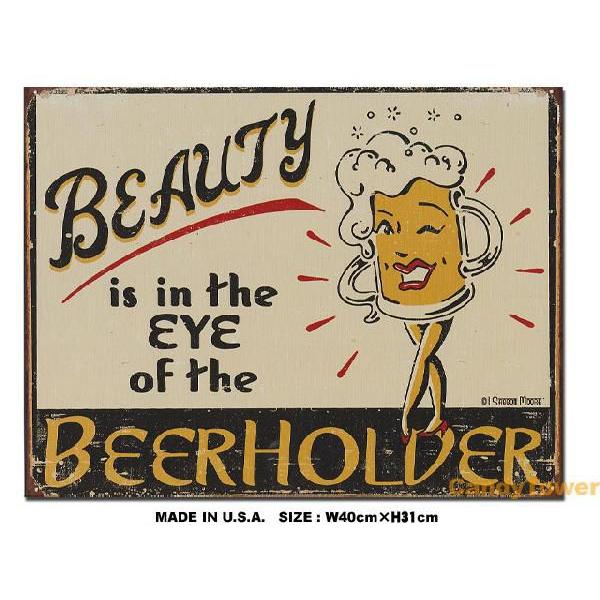 英語で「Beauty is in the eye of the beholder. 」（美は見る者の目に宿る）っていう有名なことわざはあるんですが、それをモジって「美はビールを飲んでる人の目に宿る」っていうアメリカンジョークな看板！「酒を飲...