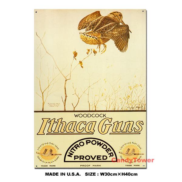 　枯れ葉が落ちた木々の姿が冬の訪れを感じさせてくれるこの看板はアメリカの猟銃メーカーのイサカ・ガンのものです。ピョ〜ンと飛び跳ねるように飛び立つ鳥はウッドクック（ヤマシギ）です。全体が淡いブラウントーンでまとめられているので落ち着いた雰囲気...