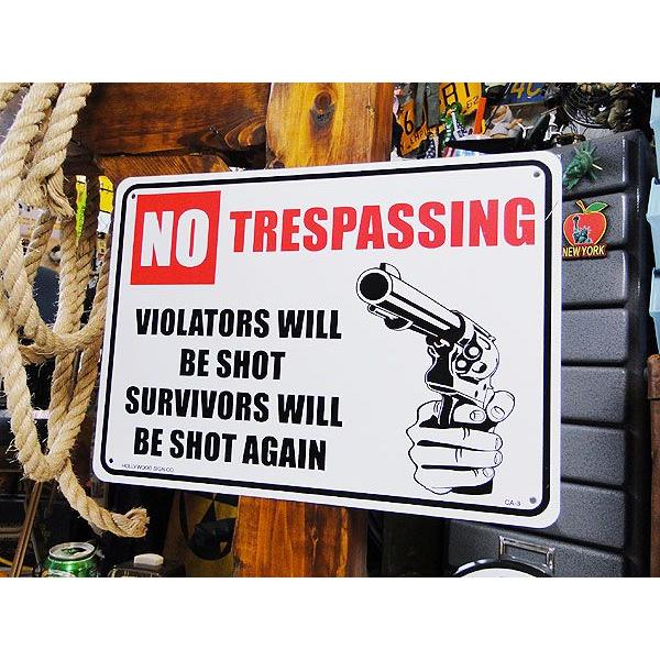 アメリカのホームセンターに行くとどこでも売ってるアメリカ人にはごく当たり前のサインボード！だけどボクら日本人にとってはそんな彼らの日常こそが特別なんだよね！そんなわけではるばるアメリカから運んできました！アメリカのプラスチック製のサインボー...