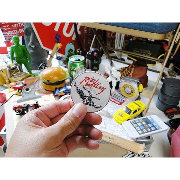 アメ車好きなら普段愛用してる小物をこんなバッジでカスタマイズしたくない？　アメ車メーカーやモーターオイル系のブランドの缶バッジをいっぱい集めてきました！こういうアイテムって探すと意外と見つからないからね！しかもこれだけ種類があると選ぶ楽しさ...